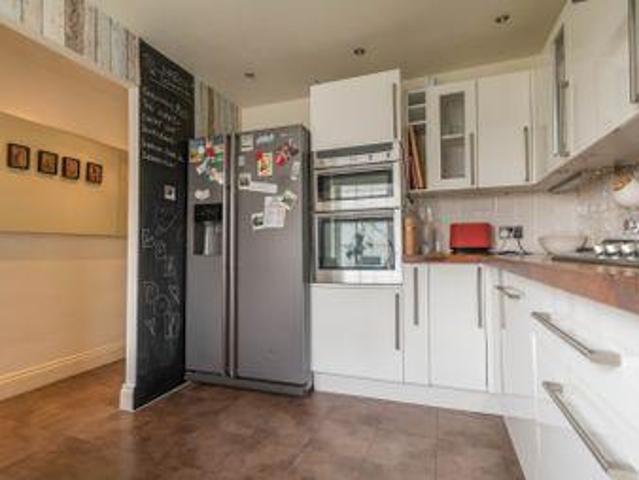 3 Bedrooms Flat for rent in Brownlow House, George Row, London SE16