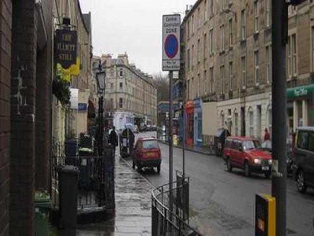 3 Bedrooms Flat for rent in Brougham Street, Edinburgh, Midlothian EH3