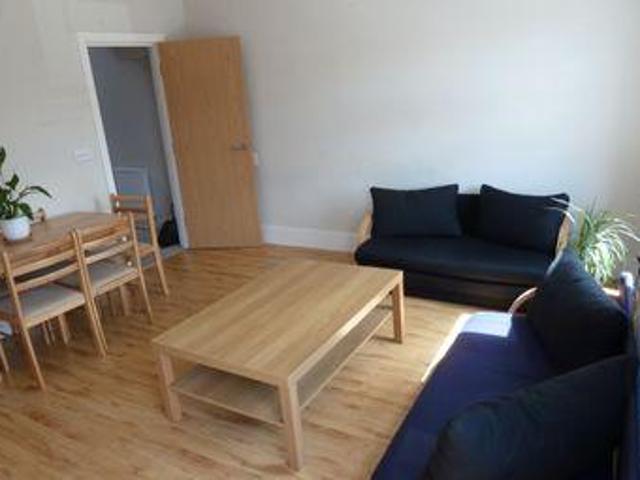 3 Bedrooms Flat for rent in Buxton Road, Stratford E15