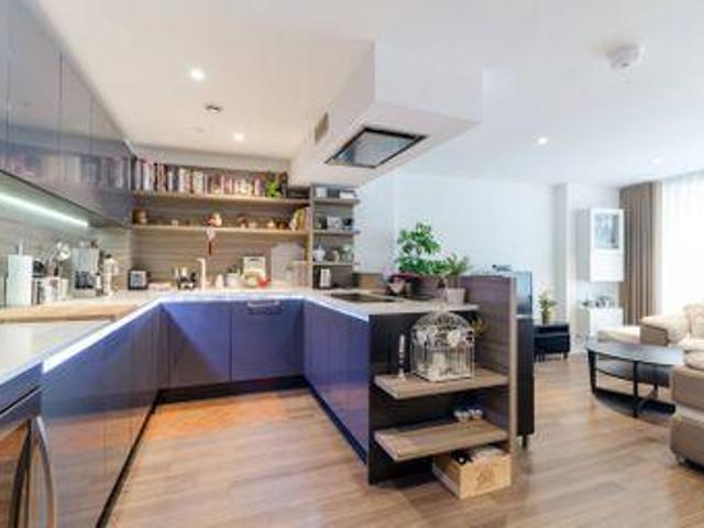 3 Bedrooms Flat for rent in Buckhold Road, Wandsworth, London SW18