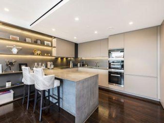 3 Bedrooms Flat for rent in Buckingham Palace Road, Westminster, London SW1W
