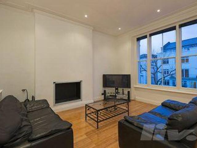 3 Bedrooms Flat for rent in Buckland Crescent, Belsize Park NW3