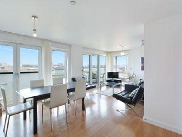 3 Bedrooms Flat for rent in Bugsby Road, Greenwich SE10