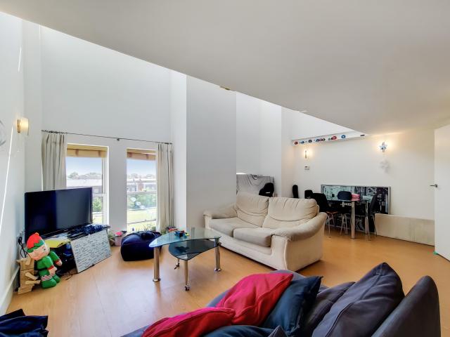 3 Bedrooms Flat for Rent in Building 22 | Foxtons