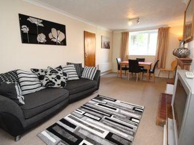 3 Bedrooms Flat for rent in Godden Road, Canterbury CT2