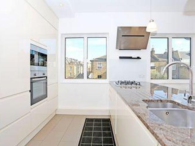 3 Bedrooms Flat for rent in Godolphin Road, London W12