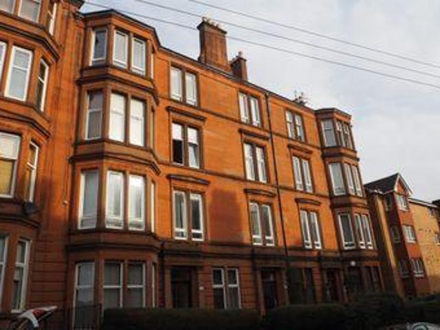 3 Bedrooms Flat for rent in Golfhill Drive, Dennistoun, Glasgow G31