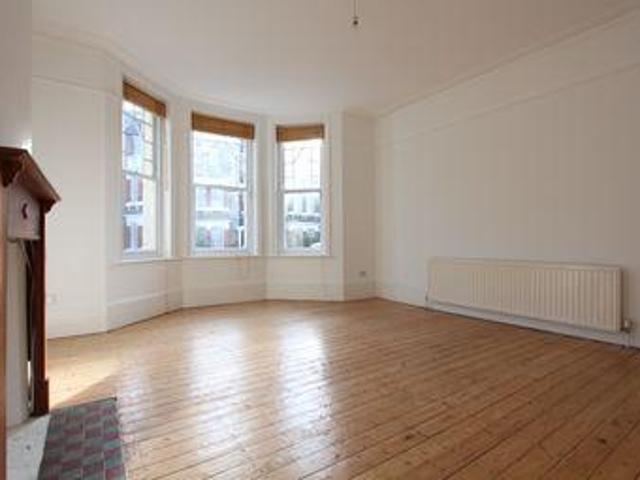 3 Bedrooms Flat for rent in Gondar Gardens, West Hampstead, London NW6