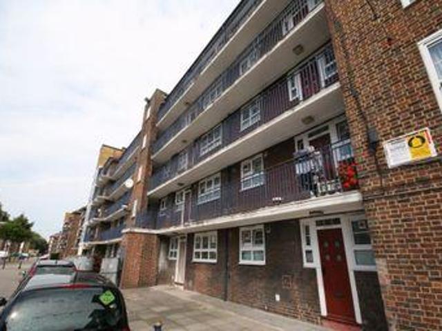 3 Bedrooms Flat for rent in Gosling Way, London SW9