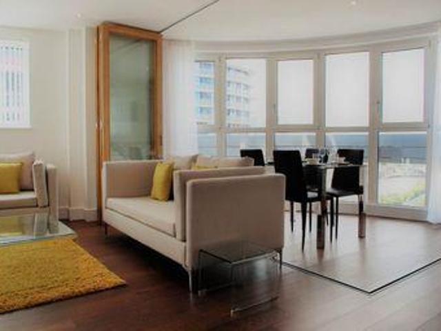 3 Bedrooms Flat for rent in Gateway Tower, 28 Western Gateway, Royal Victoria E16