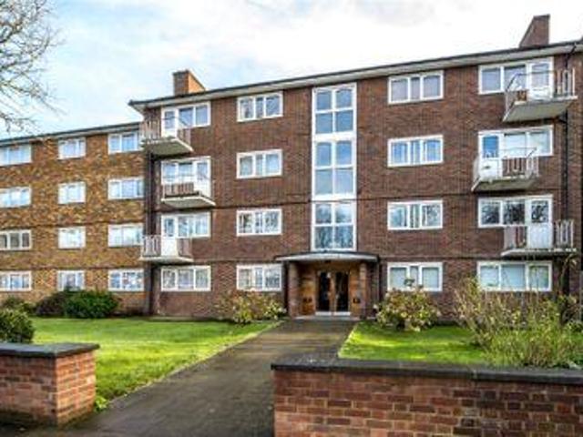 3 Bedrooms Flat for rent in Garden Court, Lichfieldroad, Kew, Richmond TW9