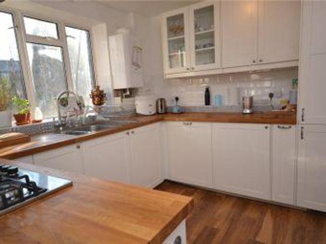 3 Bedrooms Flat for rent in Garden House, The Grange, East Finchley, London N2