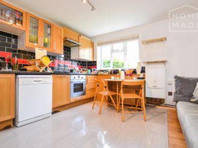 3 Bedrooms Flat for rent in Garfield Court, Kilburn NW6