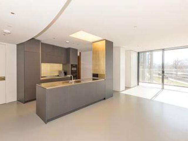 3 Bedrooms Flat for rent in Gasholders Building, Lewis Cubitt Square, Kings Cross N1C