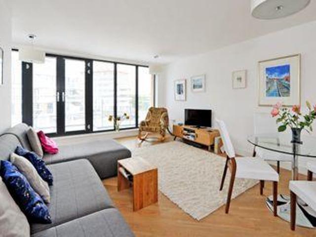 3 Bedrooms Flat for rent in Gasworks Lane, Bristol BS1