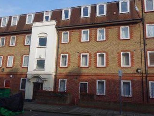 3 Bedrooms Flat for rent in Germander, London E15