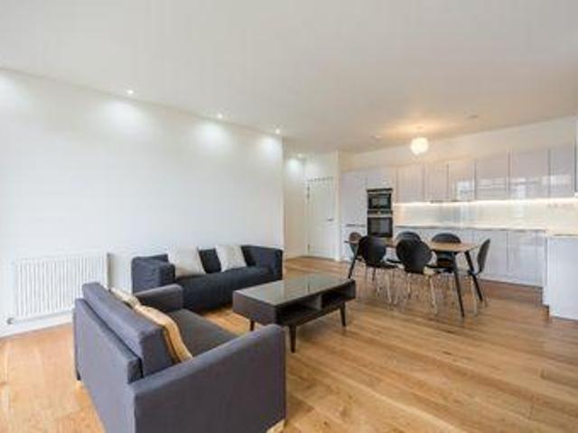 3 Bedrooms Flat for rent in Gibson Road, London SE11