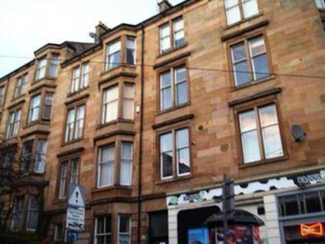 3 Bedrooms Flat for rent in Gibson Street, Glasgow G12