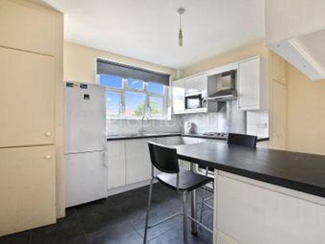 3 Bedrooms Flat for rent in Gladstone Court, Anson Road, London NW2