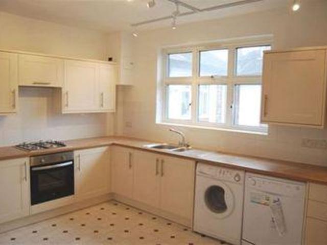 3 Bedrooms Flat for rent in Gladstone Court, Anson Road, Willesden Green NW2