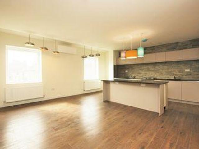 3 Bedrooms Flat for rent in Glebe Crescent, Hendon NW4