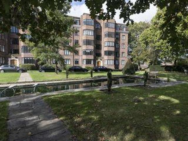 3 Bedrooms Flat for rent in Glenalmond House, Manor Fields, Putney SW15