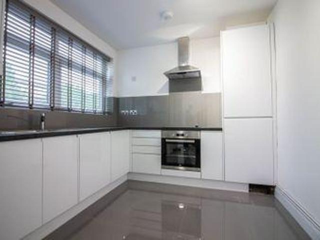 3 Bedrooms Flat for rent in Glengall Grove, London E14
