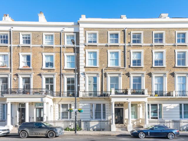 3 Bedrooms Flat for Rent in Gloucester Terrace | Foxtons