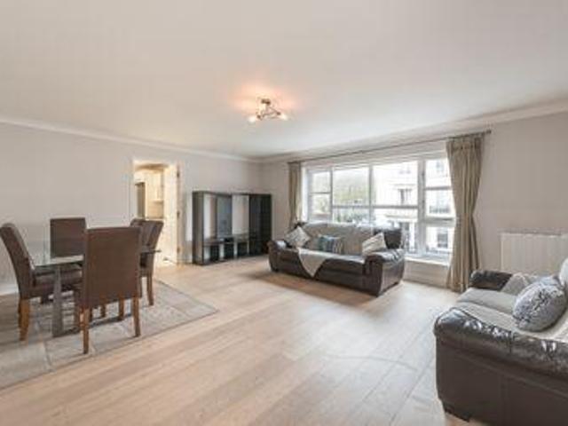 3 Bedrooms Flat for rent in Gloucester Terrace, London W2