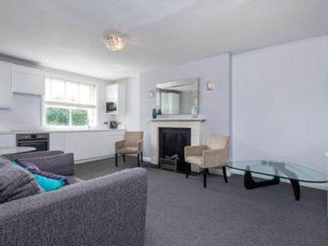 3 Bedrooms Flat for rent in Gloucester Terrace, London W2