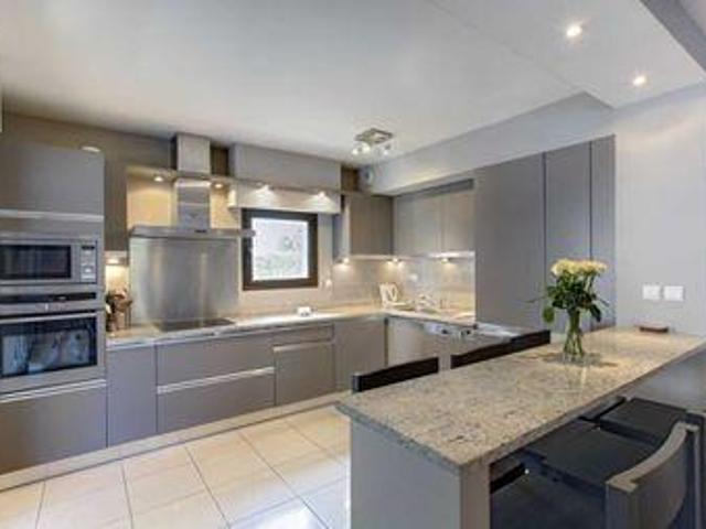 3 Bedrooms Flat for rent in Gloucester Place, London, London NW1