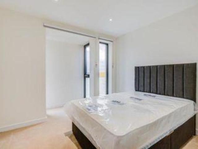 3 Bedrooms Flat for rent in Grafton Road, Croydon CR0