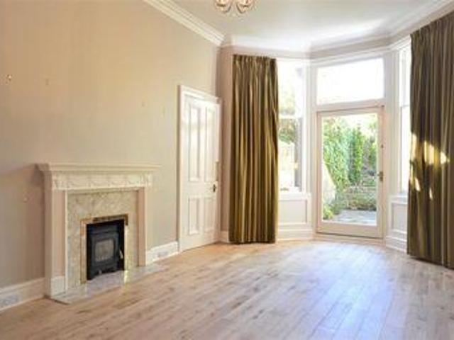 3 Bedrooms Flat for rent in Granby Road, Edinburgh. EH16