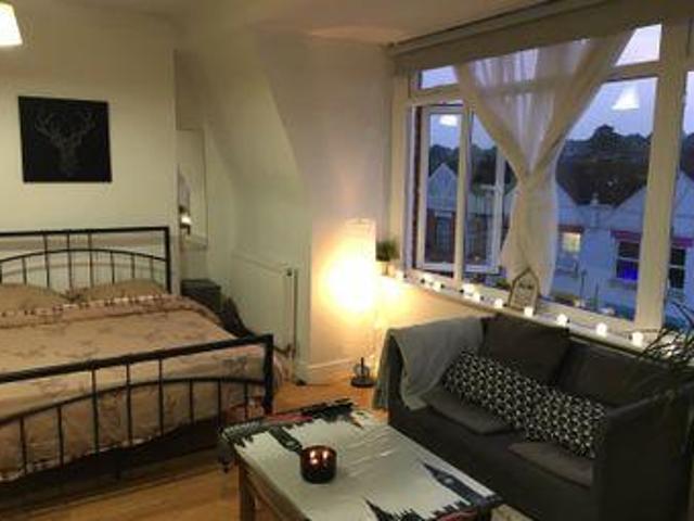 3 Bedrooms Flat for rent in Grand Parade, Green Lanes, London N4