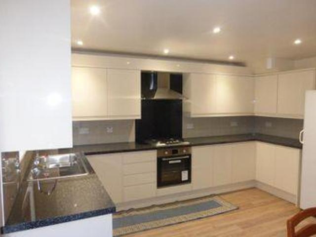 3 Bedrooms Flat for rent in Granville Close, Croydon CR0