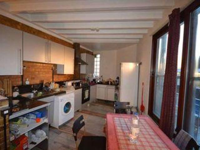 3 Bedrooms Flat for rent in Grasmere Road, London E13