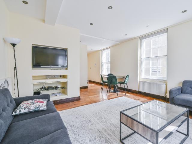 3 Bedrooms Flat for Rent in Great Cumberland Place | Foxtons
