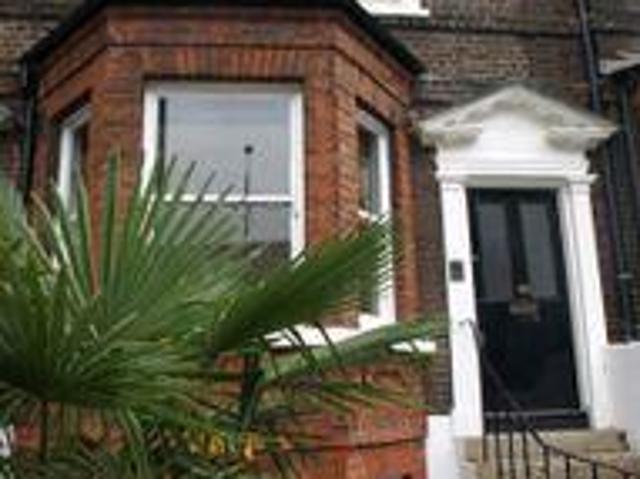 3 Bedrooms Flat for rent in Greenwich High Road, London SE10