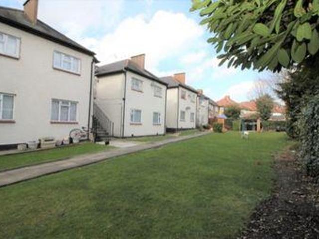 3 Bedrooms Flat for rent in Green Lane, Edgware HA8