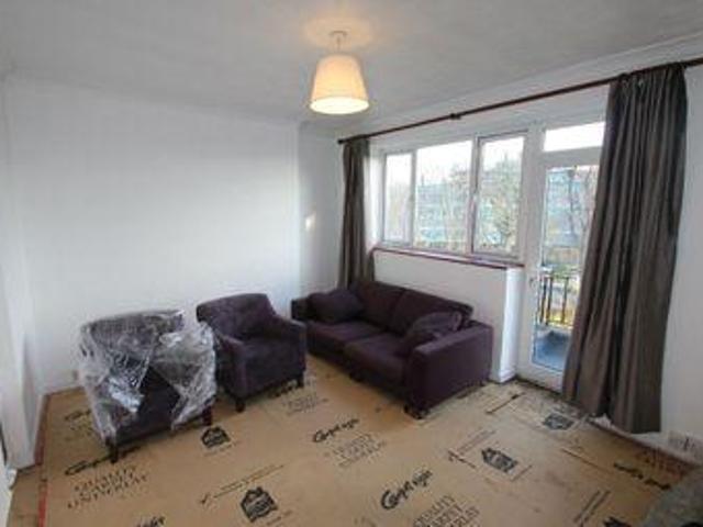 3 Bedrooms Flat for rent in Green Lanes, London N4