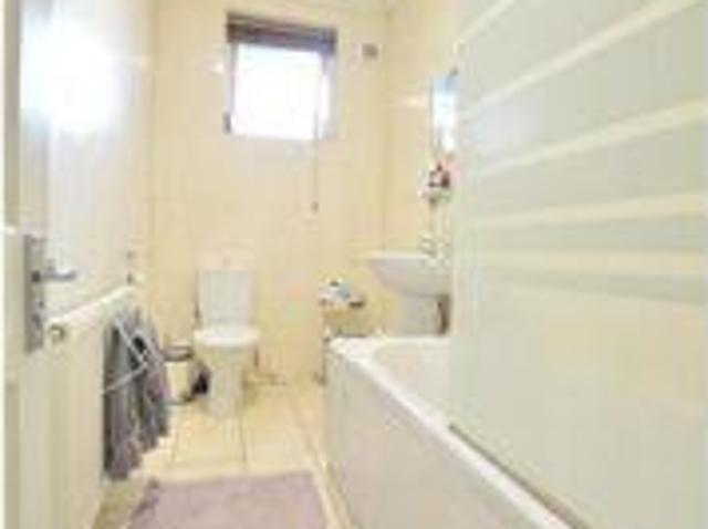 3 Bedrooms Flat for rent in Green Lanes, London N4