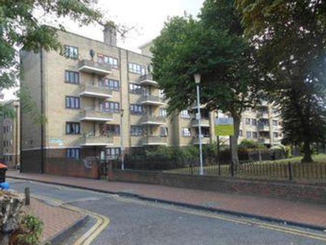 3 Bedrooms Flat for rent in Green Lanes, London N4