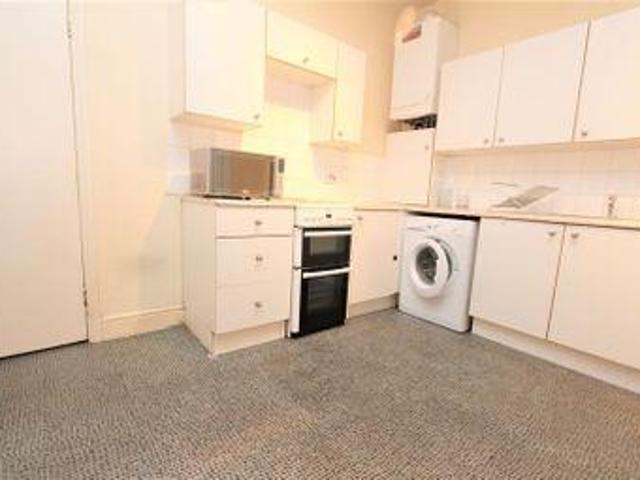 3 Bedrooms Flat for rent in Green Lanes, London N13