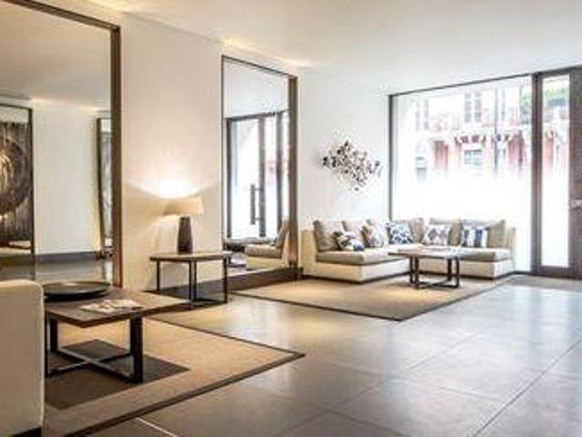 3 Bedrooms Flat for rent in Green Street, Mayfair, London W1
