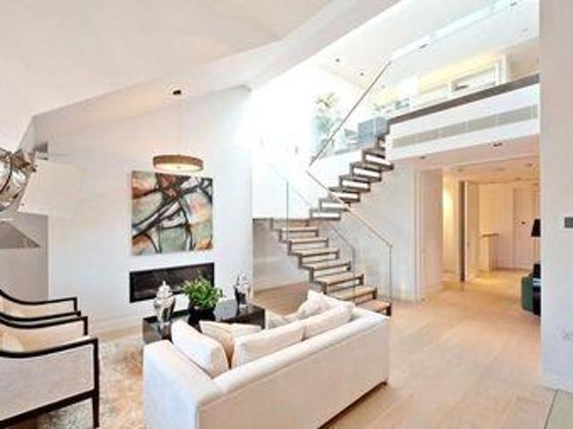 3 Bedrooms Flat for rent in Green Street, Mayfair, London W1K