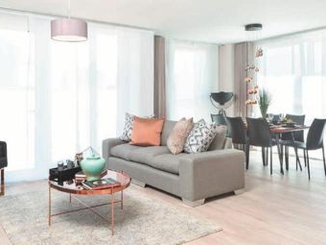 3 Bedrooms Flat for rent in Green Street, London E13