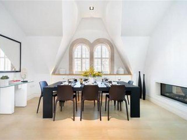 3 Bedrooms Flat for rent in Green Street, London, Mayfair W1K