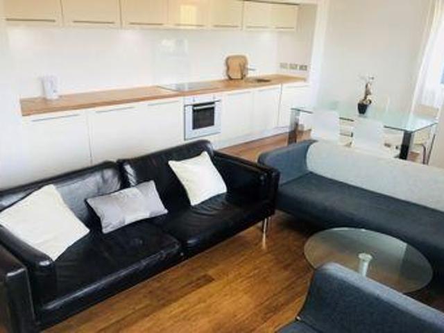 3 Bedrooms Flat for rent in Greenhouse, Leeds LS11