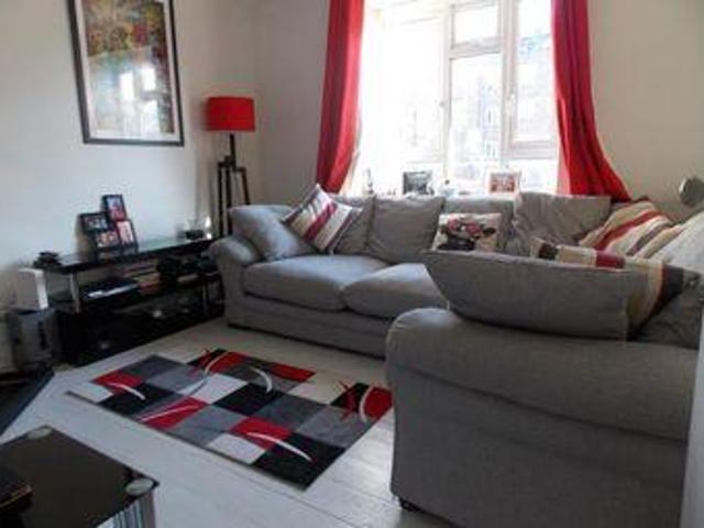 3 Bedrooms Flat for rent in Greenleaf Close, New Park Rd SW2