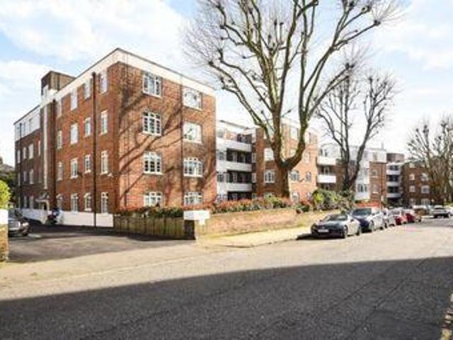 3 Bedrooms Flat for rent in Greville Hall, London NW6